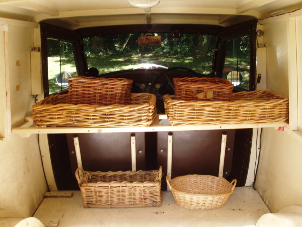 Morris 8 Light Van – The Motor Shed